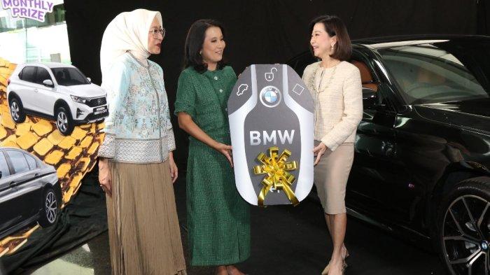 Apresiasi Nasabah, Bank Mega Serahkan Hadiah Grand Prize dari Program Meriah Bareng Mega ...