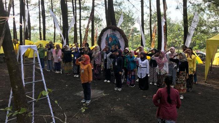 Komunitas Perempuan Hawa Semesta Gelar Upacara Hari Kartini di Gunung ...