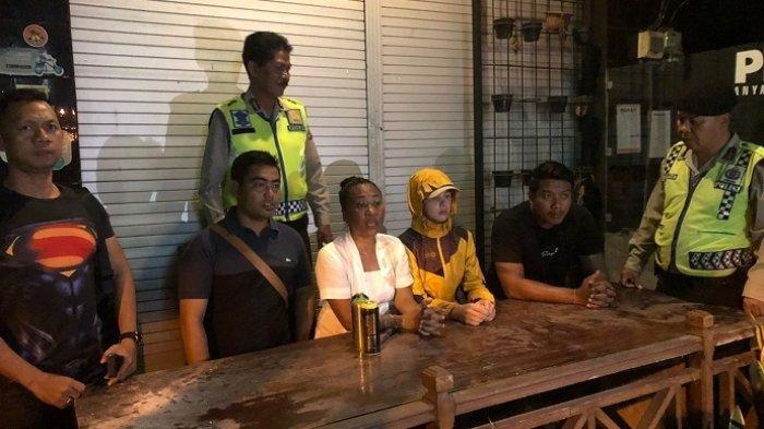 Remaja Bule Viral Jadi Pelaku Vandalisme di Bali Tanggung Jawab, Cat Tembok SD yang Dicorat ...