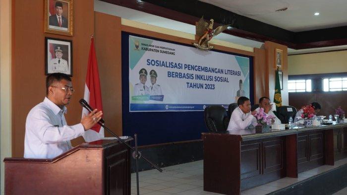 Masyarakat di Pedesaan Sumedang Sulit Akses Buku, Wabup Buka Sosialisasi Literasi Inklusi Sosial ...