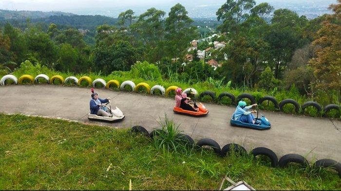 Serunya Menjajal Luge di Lug's Gravity Lembang Bandung Barat, Meluncur Kencang di Belokan ...