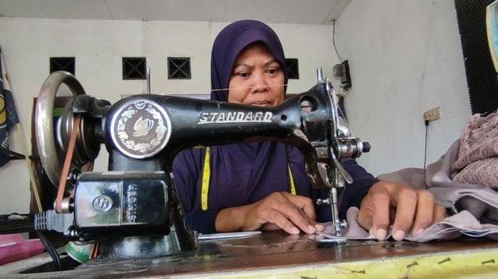 Kisah Yuliyah Tukang Permak di Cirebon yang Berjuang Masuk DPRD ...