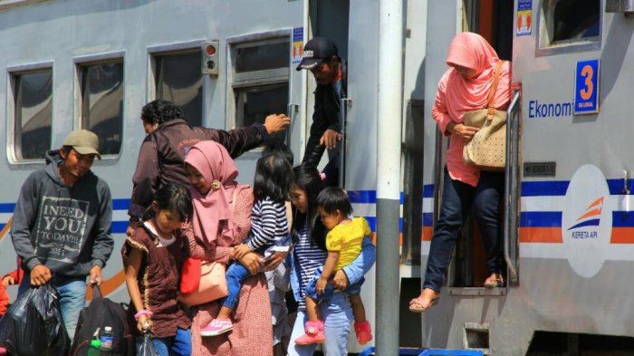 KAI Daop 2 Bandung Operasikan Tiga Kereta Api Tambahan Jelang Nataru ...