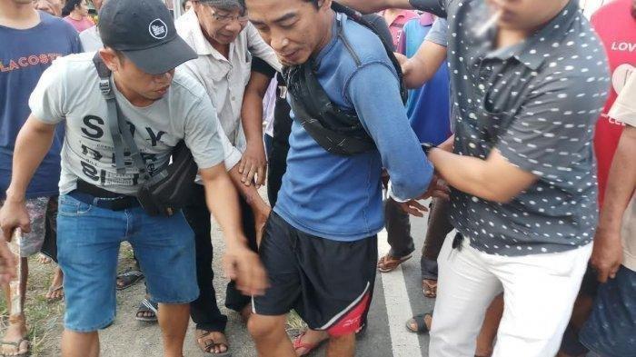 Anak Bunuh Ayah Kandung di Depan Ibu, Parang Berlumuran Darah Masih Dipegang saat Ditangkap ...