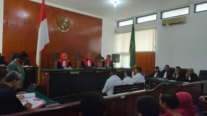 Anak Bupati Majalengka Simak Tuntutan Jaksa, Kasus Penembakan terhadap ... Anak Bupati Majalengka Simak Tuntutan Jaksa, Kasus Penembakan terhadap ...