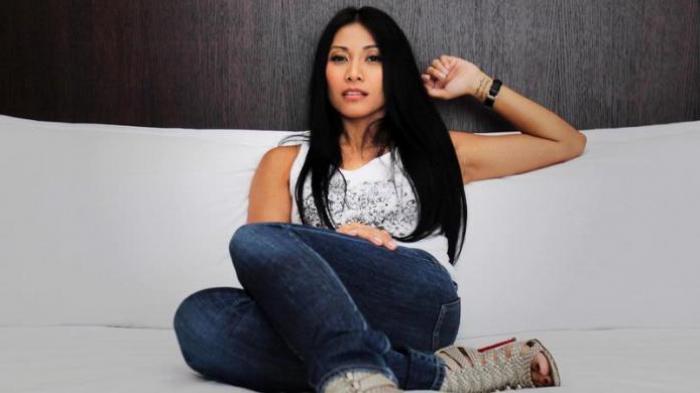 Lagu Tempati Puncak Chart di Amerika, Anggun: Ini Pencapaian Karier ...
