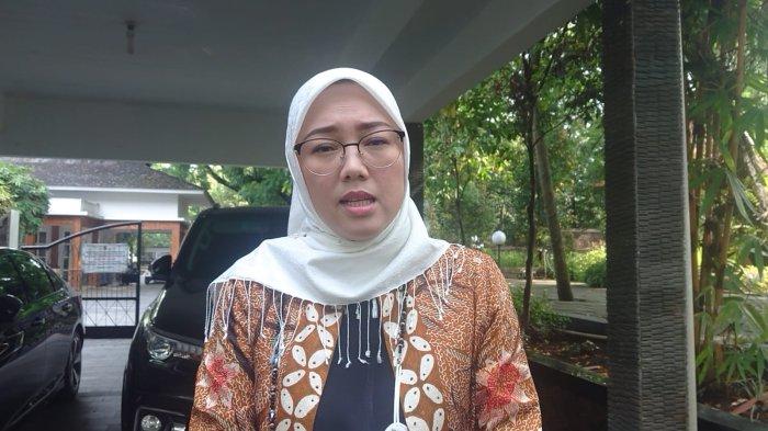Bupati Purwakarta Nyanyi 'Kejarlah Selingkuhanmu', Neng Anne: Tidak Ada ...