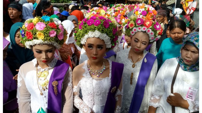 Ngarot di Indramayu, Bukan Soal Biaya Tapi Jaga Tradisi Leluhur ...