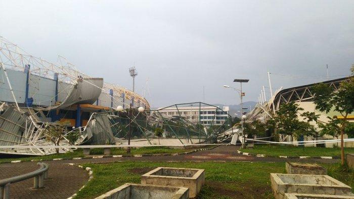 Satu Menit Langsung Roboh, Ini 5 Fakta Roboh Atap GOR Arcamanik Akibat ...