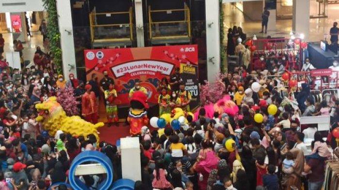 Barongsai Tampil Memukau di 23 Paskal Bandung, Penonton Pun Antusias ...