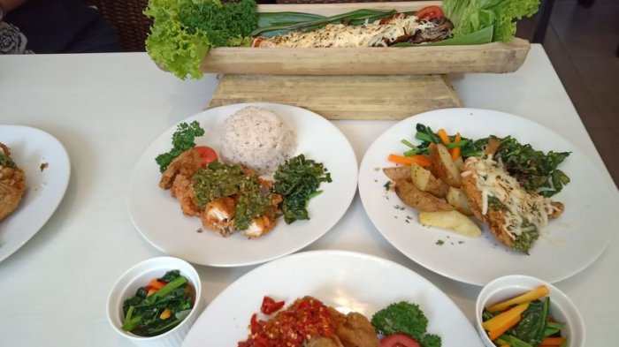 Nikmatnya Sajian Menu Ayam Pakai Sambal Kecombrang di RM Sambara ...