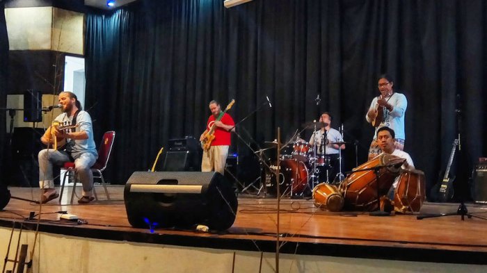 Band Debu Gandeng Musisi Sunda untuk Garap "Sufi Nusantara ...