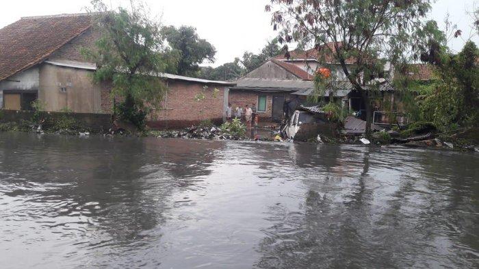 Imbas Kirmir Sungai Cicadas Jebol, 600 Rumah di Pasir Pogor Kebanjiran - Tribunjabar.id