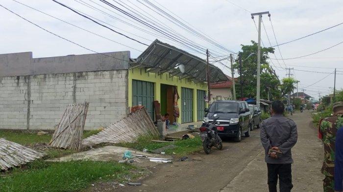 Hujan Lebat, BTN RSS di Indramayu Diterjang Angin Puting Beliung, 5 Rumah Warga dan 1 Musala ...