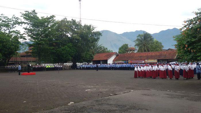 Susunan Upacara Hari Pendidikan Nasional 2025 Resmi dari Kemendikdasmen, Lengkap Aturan ...