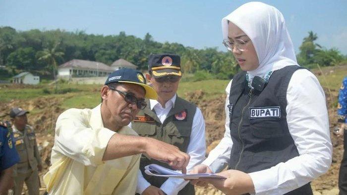 Warga Terdampak Pergerakan Tanah di Panyindangan Dapatkan Bantuan ...