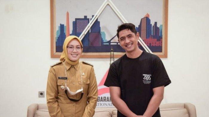 Datang Ke Lokasi Syuting Ikatan Cinta, Sosok Pejabat Ini Ungkap Watak Arya Saloka dan Amanda ...