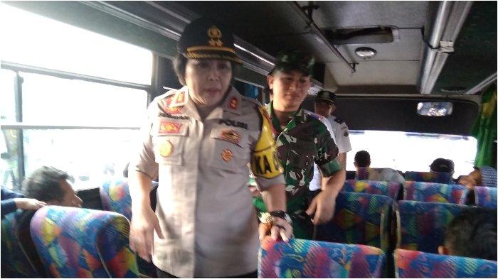 Kapolres dan Dandim Sweeping Bus Antarkota di Cianjur, Cek Kelayakan ... Kapolres dan Dandim Sweeping Bus Antarkota di Cianjur, Cek Kelayakan ...