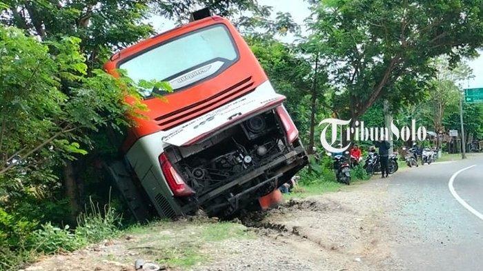 Kecelakaan Maut Bus Kramat Djati Vs Truk, Ngerinya Warga Dengar Suara Keras, Penumpang ...