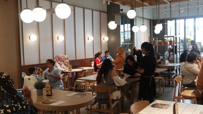 Cari Tempat Nongkrong, Makan, Kerja di Satu Tempat? Datang Saja ke CHEW ...