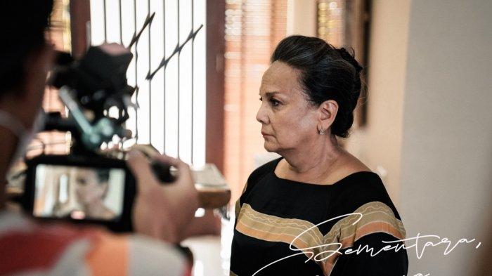 Christine Hakim Kaget Kok Tumben Reza Rahardian Sering Mampir ke Rumah ... Christine Hakim Kaget Kok Tumben Reza Rahardian Sering Mampir ke Rumah ...