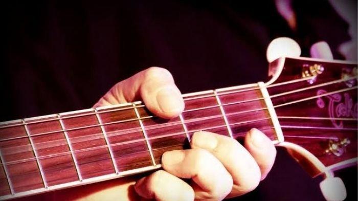 Chord dan Lirik Lagu Runtah, Dinyanyikan Doel Sumbang, Jadi Sound ...