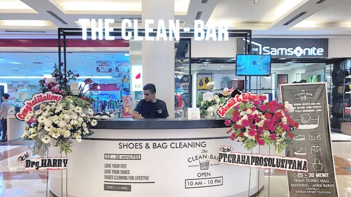Proses Cuci Sepatu Teknik Cepat Dry Cleaning di Jasa Loundry Sepatu ...