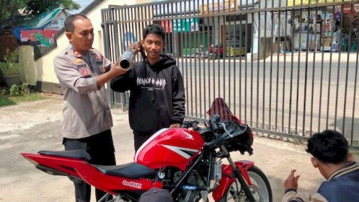 Belasan Sepeda Motor Pelajar Berknalpot Bising Terjaring Razia Operasi Pekat Polsek Pagaden ...