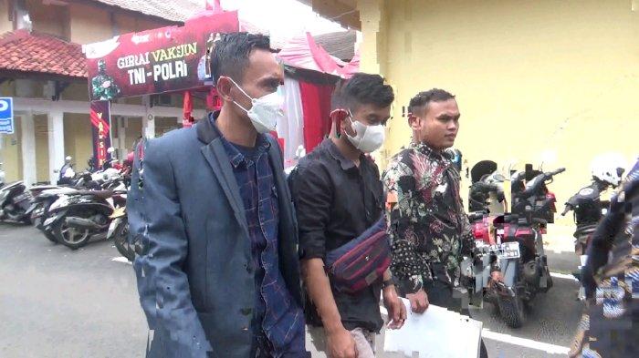 SOSOK Banpol yang Suruh Bersihkan TKP Kasus Subang Terkuak, Saksi Kunci ... SOSOK Banpol yang Suruh Bersihkan TKP Kasus Subang Terkuak, Saksi Kunci ...
