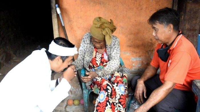 Dedi Mulyadi Pun Takjub kepada Mak Altih, Usianya 120 Tahun Masih Cari ...
