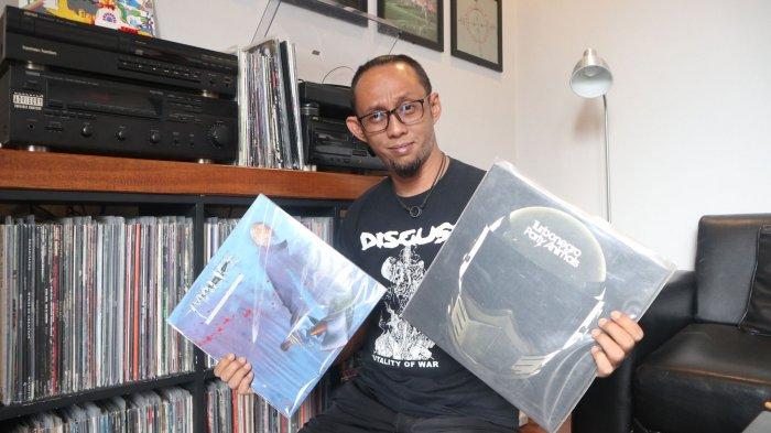 Cerita Eben Gitaris Band Burgerkill tentang Koleksi Ribuan Keping ...