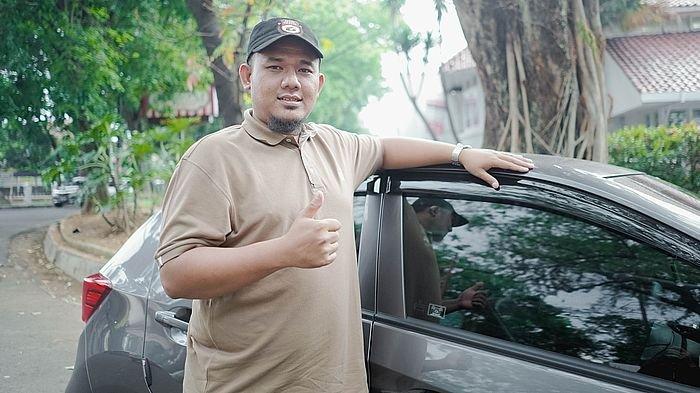 Kisah Fajar Shiddiq, Mitra Pengemudi Tuli Pertama Taksi Online di Kota Bandung, Banyak Hal Unik ...