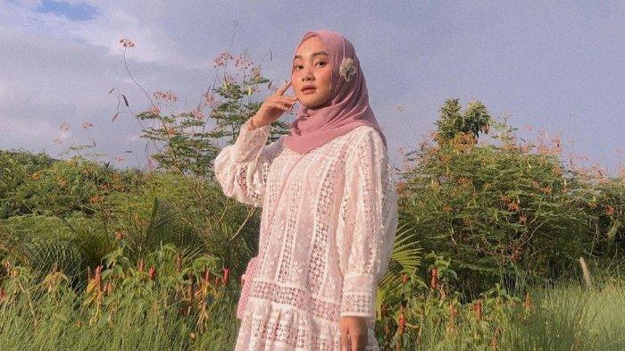 Foto Terbaru Fatin Shidqia Lubis yang Positif Covid-19, Ia Tetap ...