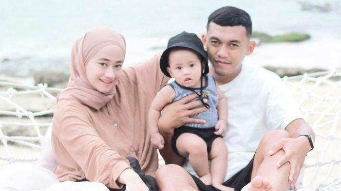 POTRET Istri Cantik Gelandang Persib Bandung Abdul Aziz, Disebut Mirip ...