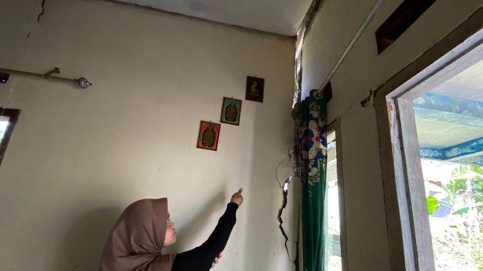 Rumah Susi Susanti Miring Dampak Gempa Bandung, Suara Dinding Retak sampai Kedengeran ...