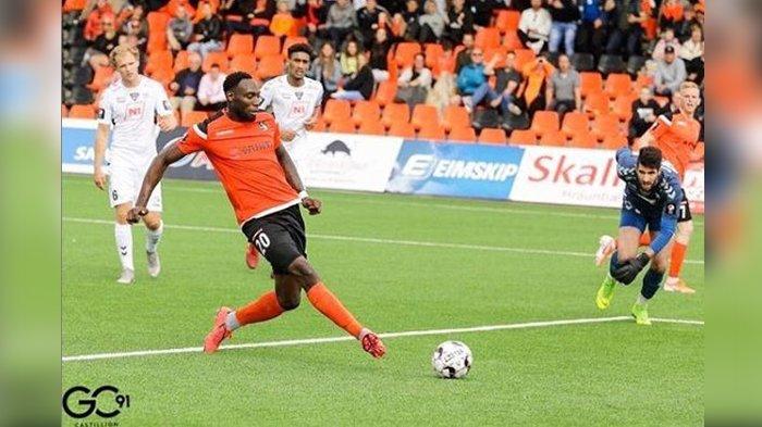 Selamat Datang! Geoffrey Castillion Calon Striker Persib Bandung Tiba ...