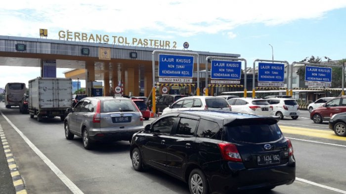 Sejak Pagi, GT Pasteur 2 Ke Arah Kota Bandung Masih Ramai Lancar ...