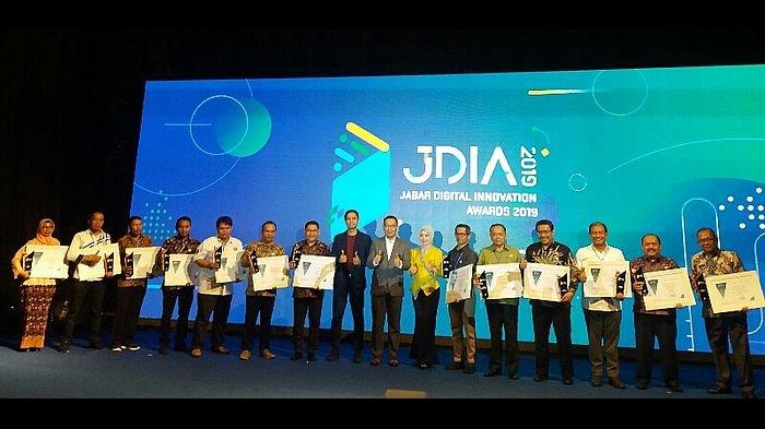 Sukseskan Aplikasi Sapawarga, Gubernur Beri Penghargaan kepada Tokoh ...