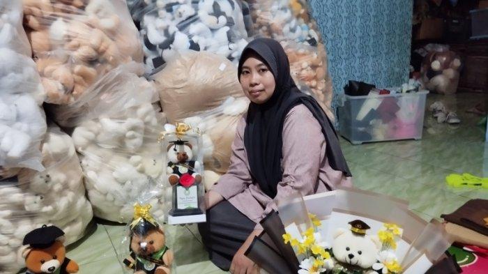 Guru Honorer di Cileunyi Produksi Boneka, Mampu Berdayakan Orang Tua ...