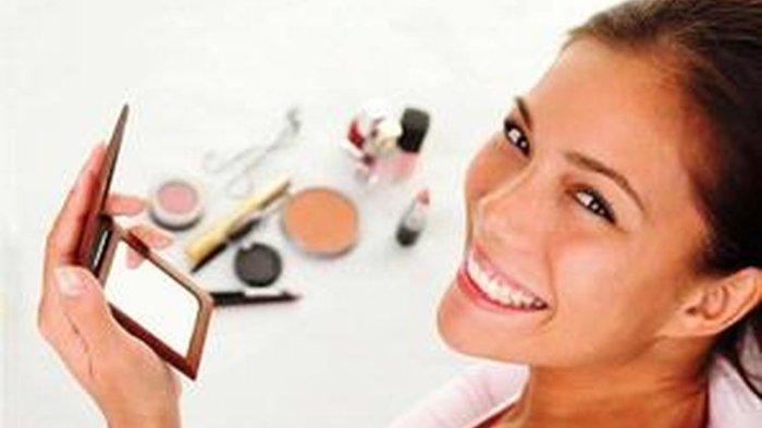 Sedang Trend, Seperti Apa Sih Hybrid Makeup yang Bisa Sekaligus Bikin ...