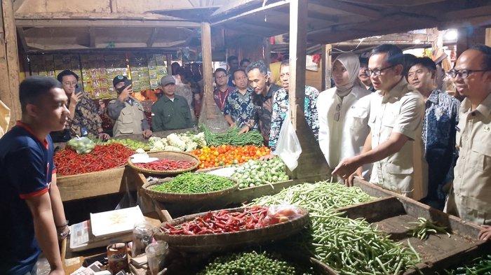 Dikunjungi Wamendagri, Harga Beras di Pasar Cikurubuk Tasik Stabil, Harga Daging Sapi Sedikit ...