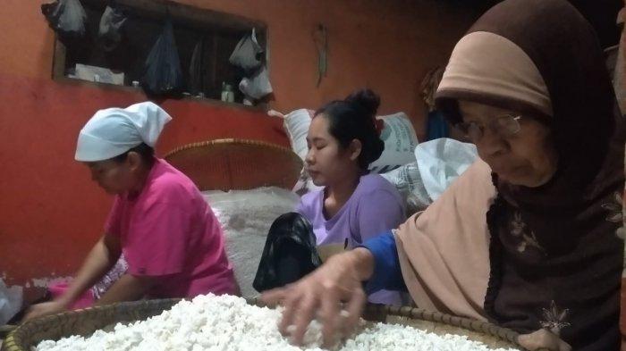 Borondong Majalaya, Kudapan Tradisional dari Ibun Bandung yang Masih ...