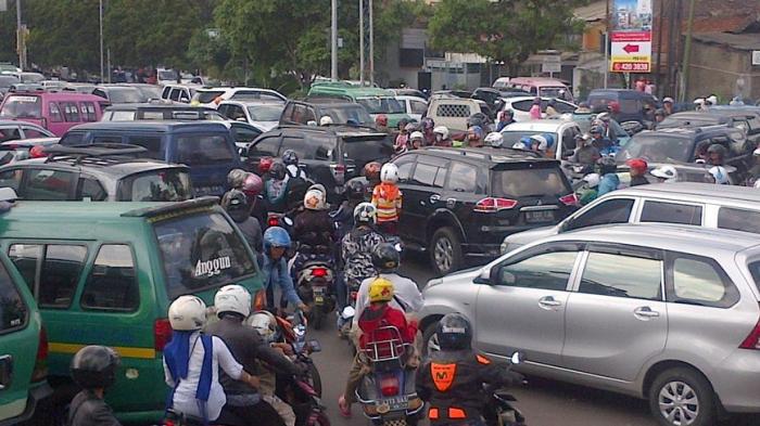 BREAKING NEWS FOTO: Arus Lalu Lintas Macet di Kota Bandung - Tribunjabar.id