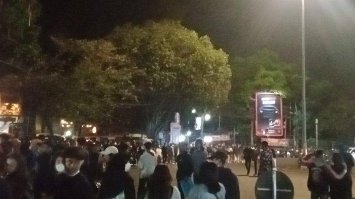 Malam Takbiran, Muda-mudi Tumplek di Jalan Trunojoyo, Wali Kota Bandung ...
