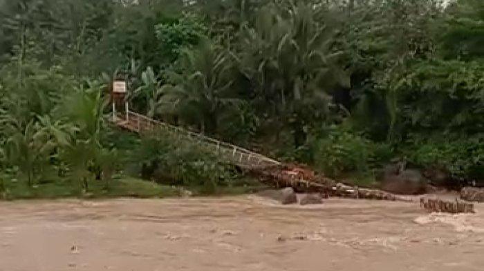 Jembatan Gantung yang Hubungkan Tasikmalaya dan Garut Putus Diterjang Banjir lalu Hanyut ...