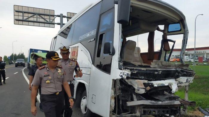 Kronologi Kecelakaan Bus Tabrak Truk Tronton di Tol Cipali, Kondektur Bus Jadi Korban ...