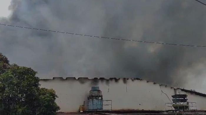 Awal Mula Kebakaran Hebat Pabrik di Cipadung Bandung, Diduga Berasal dari Mesin Pemintalan ...