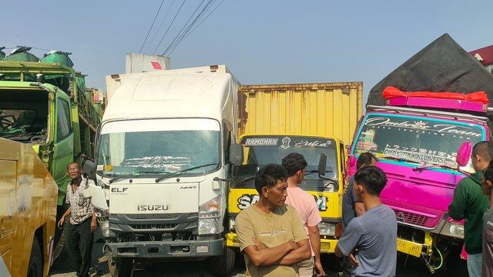 Kecelakaan 6 Truk Di Jalur Pantura Cirebon Tadi Pagi Tak Sampai Renggut