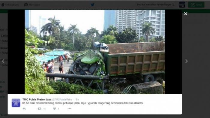Tiang Rambu Roboh Ditabrak Truk, Lalu Lintas Tol Jakarta Arah Tangerang ...