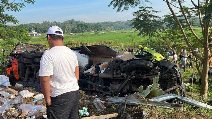 Korban Kecelakaan Maut di Tol Semarang-Solo Jadi 7 Orang, Truk Bawa ...